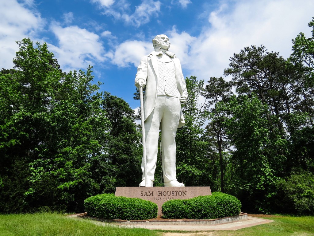 A Tribute to Courage monument is a statue of Sam Houston – TOAL-Trip of ...