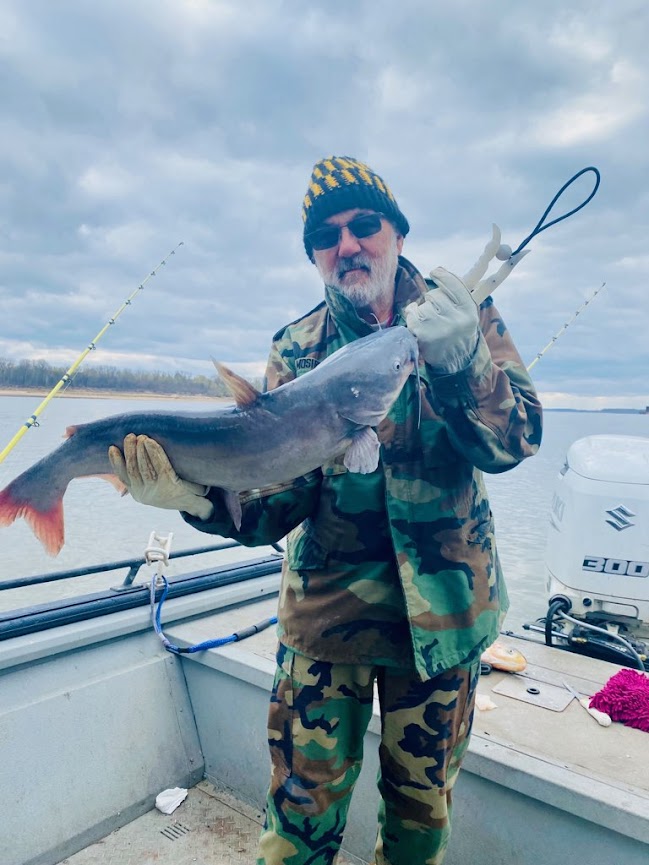Catfishing in Memphis on the Mississippi River – TOAL-Trip of a Lifetime